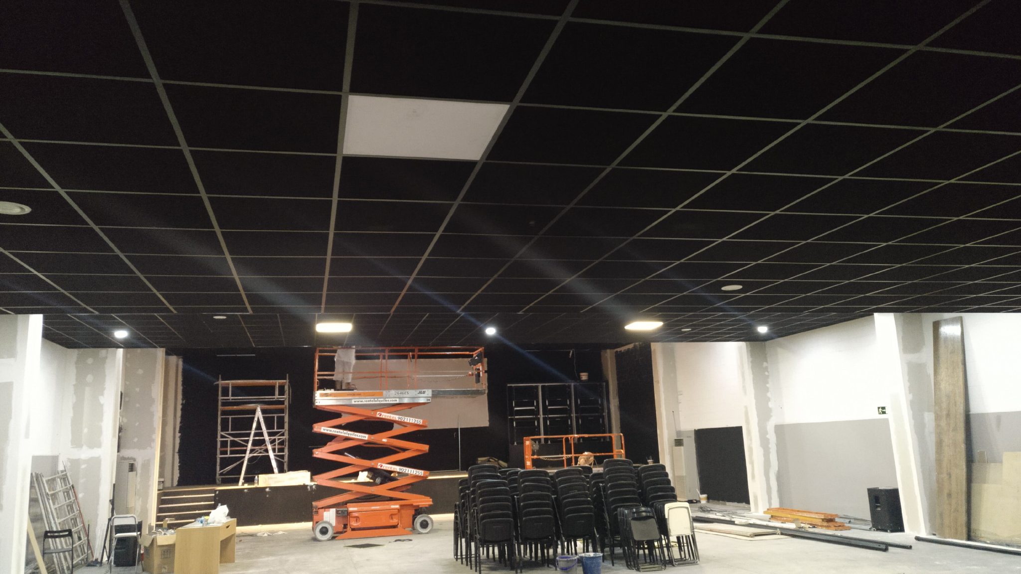 Falso techo ¿Qué tipos existen y qué función tienen? - Terpolar Aïllaments