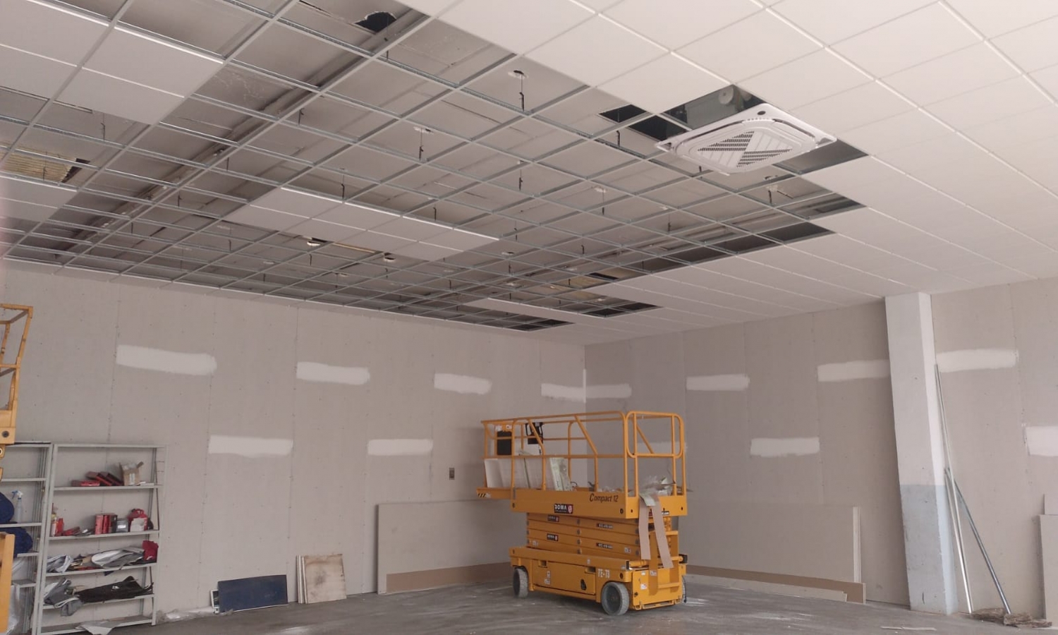 Falso techo ¿Qué tipos existen y qué función tienen? - Terpolar Aïllaments